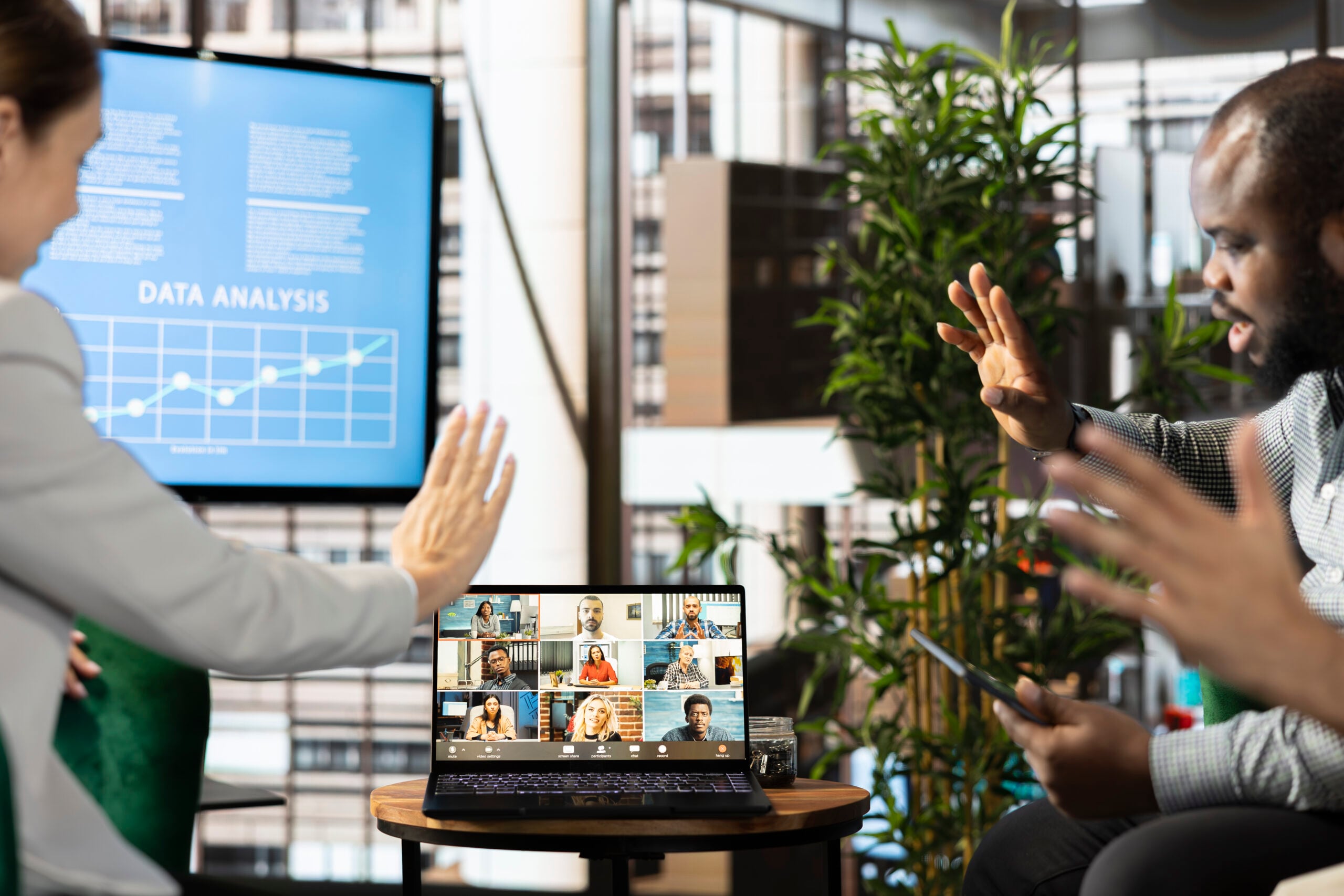 15 Innovative Pitch Deck Designs That Drove Investor Engagement ...